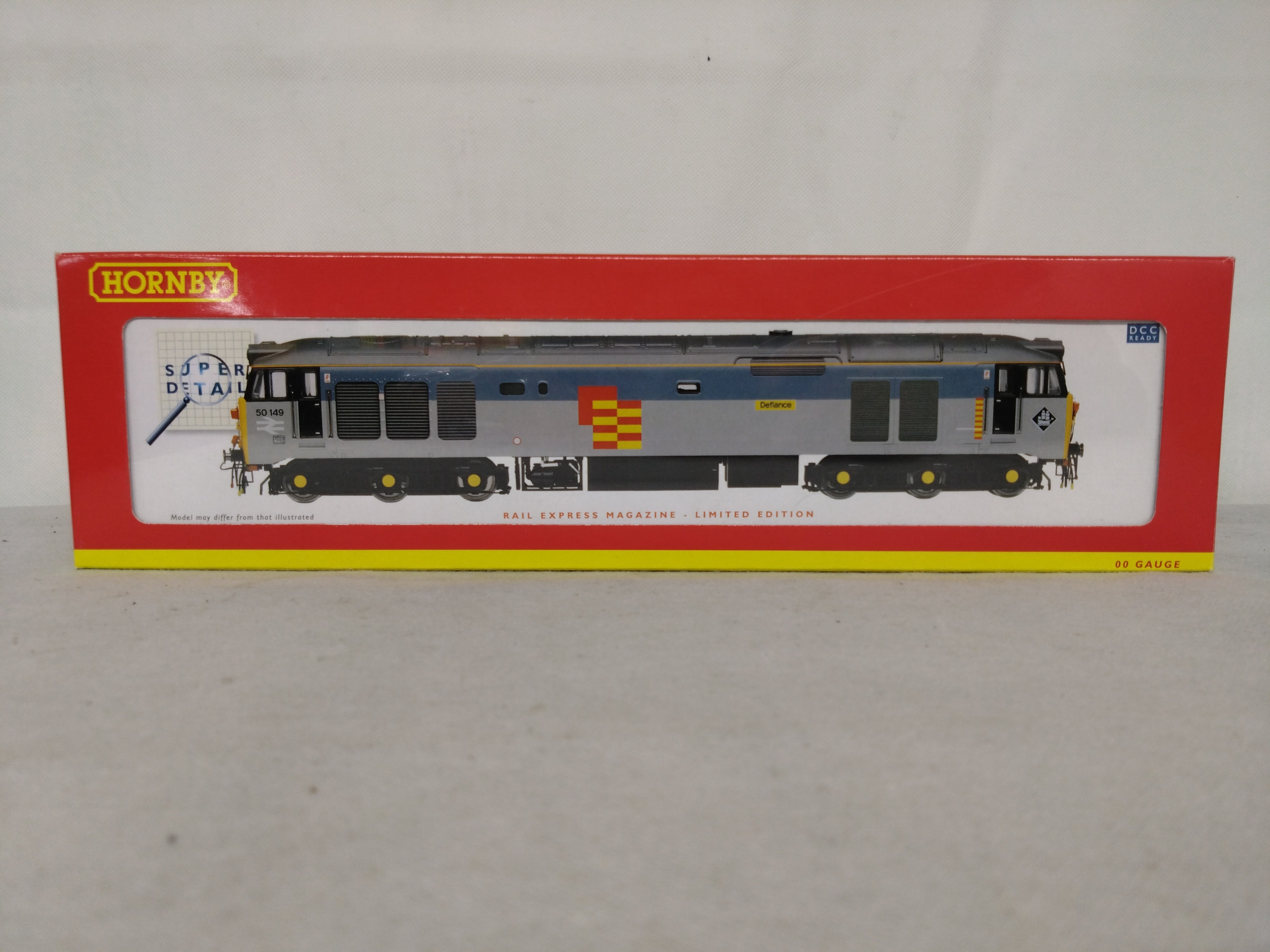 Hornby R2434 Class 50 BR Railfreight Sector No. 50149 "Defiance" DCC R