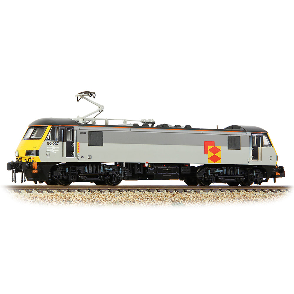 Graham Farish 371-781 Class 90/0 90037 BR Railfreight Distribution DCC